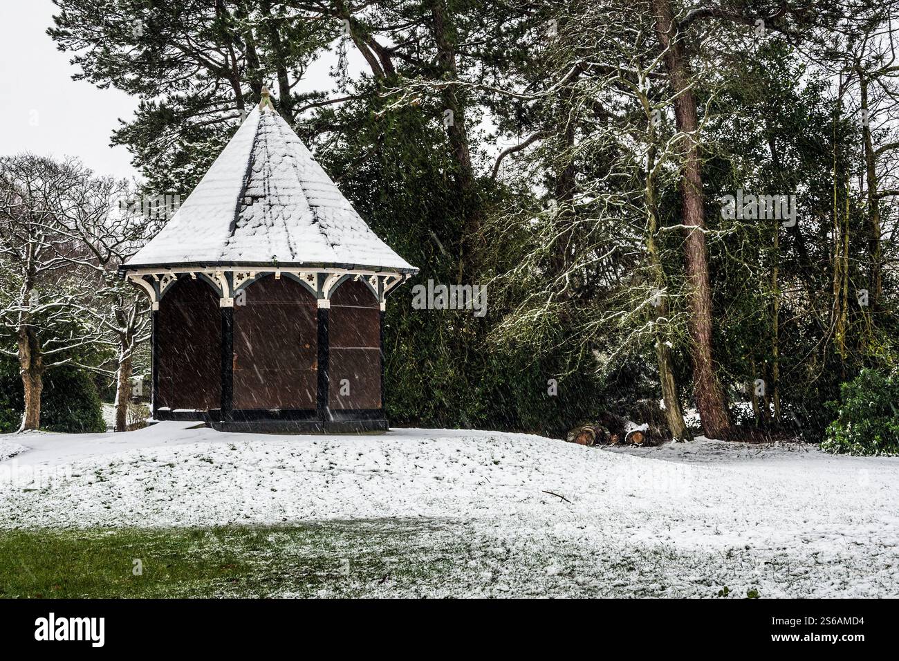 The old bandstand in the Botanic Gardens Stock Photo - Alamy