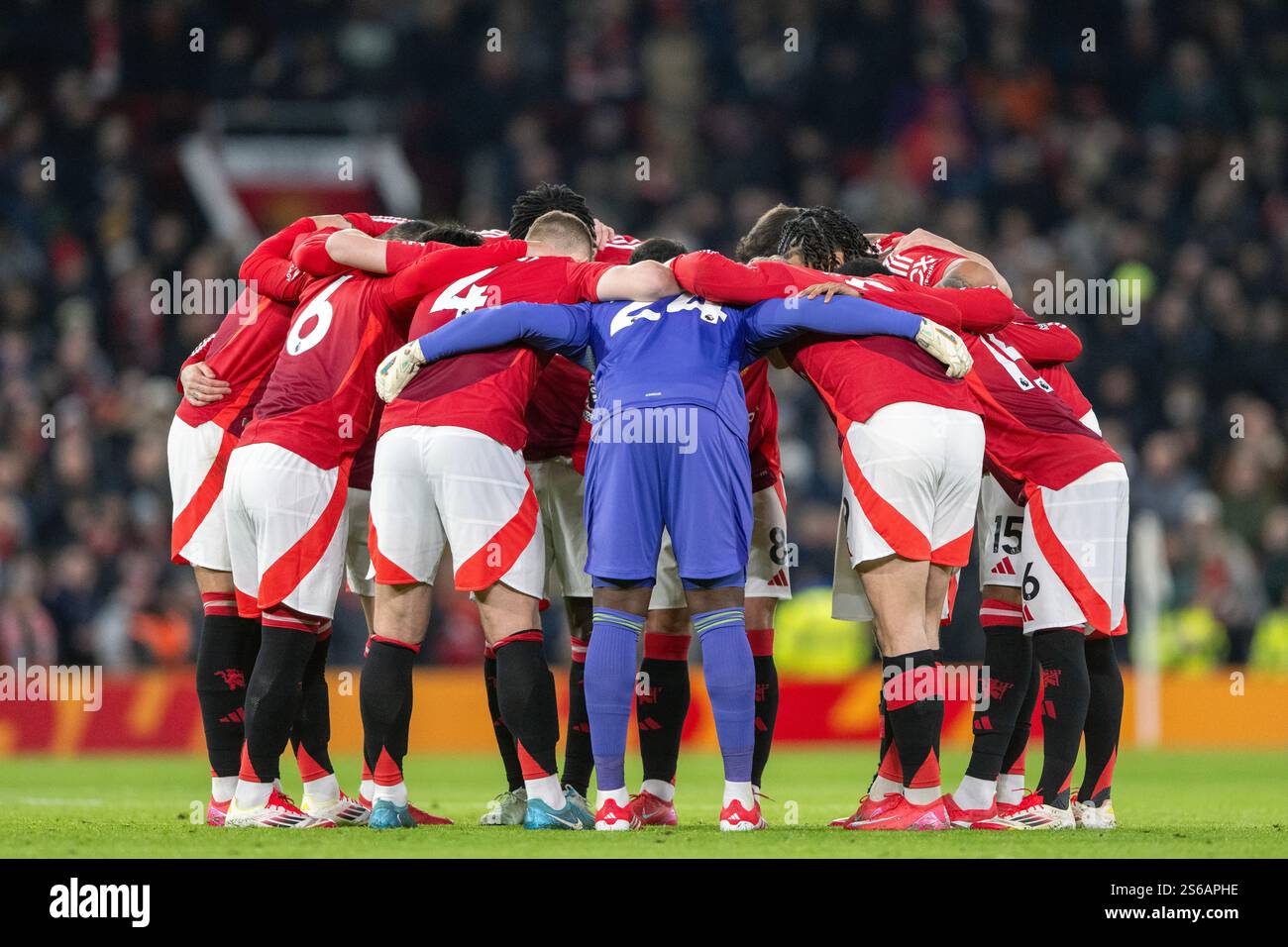 Manchester, UK. 16th Jan, 2025. Manchester United players in huddle ...