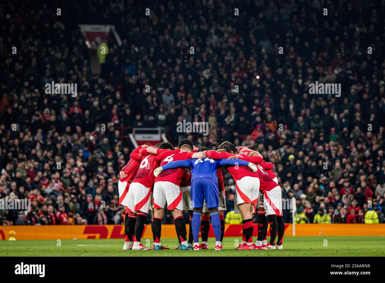 Manchester, UK. 16th Jan, 2025. Manchester United players in huddle ...
