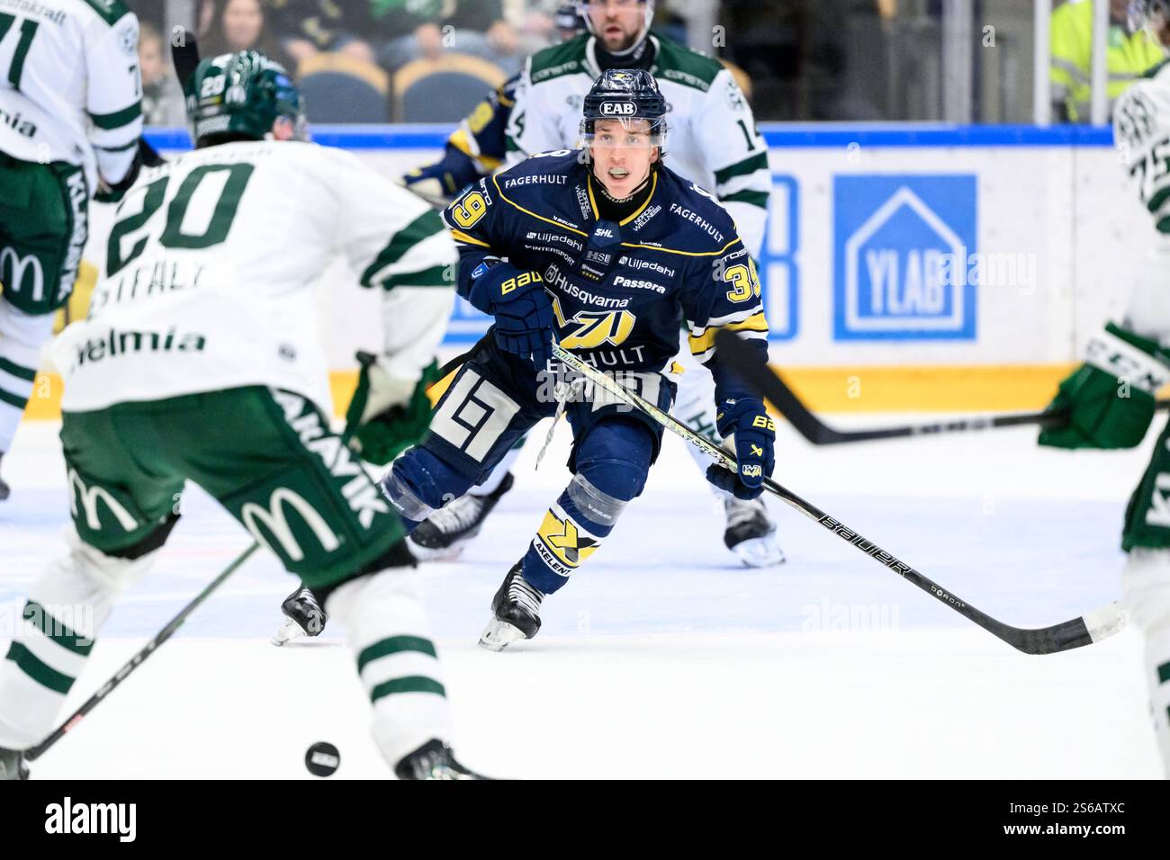250116 HV71s Jamiro Reber under ishockeymatchen i SHL mellan HV71 och ...