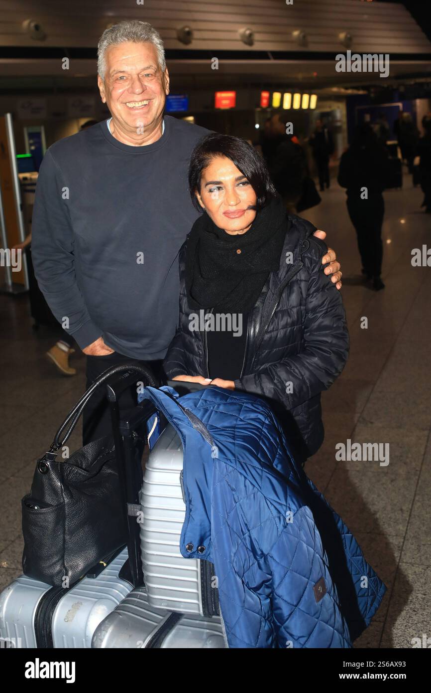 Abflug ins RTL - Dschungelcamp 2025 Frankfurt/Main, 15.1.2025 Jürgen ...