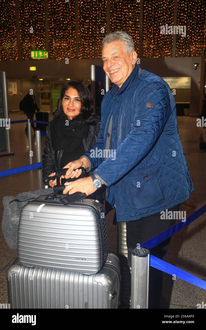 Abflug ins RTL - Dschungelcamp 2025 Frankfurt/Main, 15.1.2025 Jürgen ...