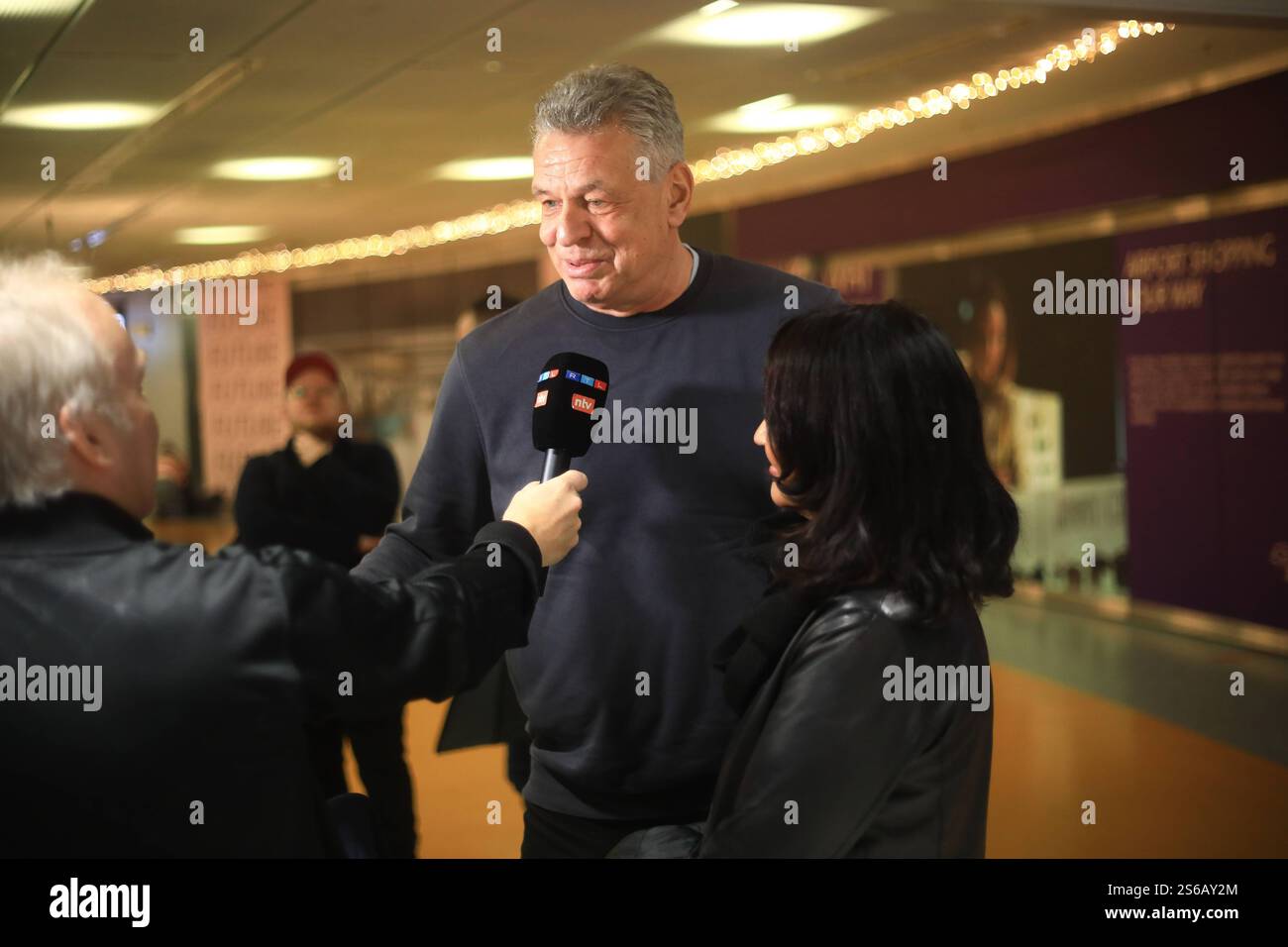 Abflug ins RTL - Dschungelcamp 2025 Frankfurt/Main, 15.1.2025 Jürgen ...