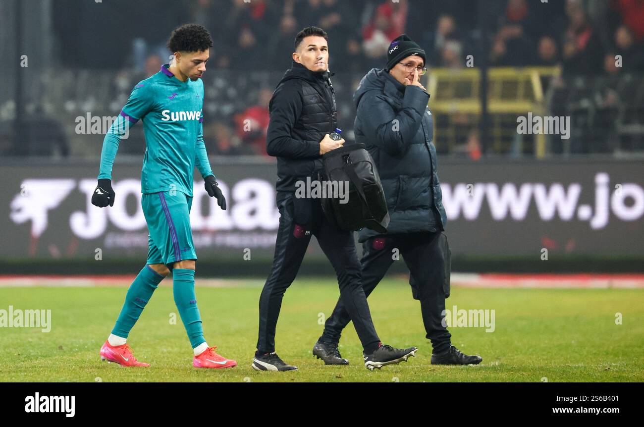 Brussels, Belgium. 16th Jan, 2025. Anderlecht's Samuel Edozie leaves ...