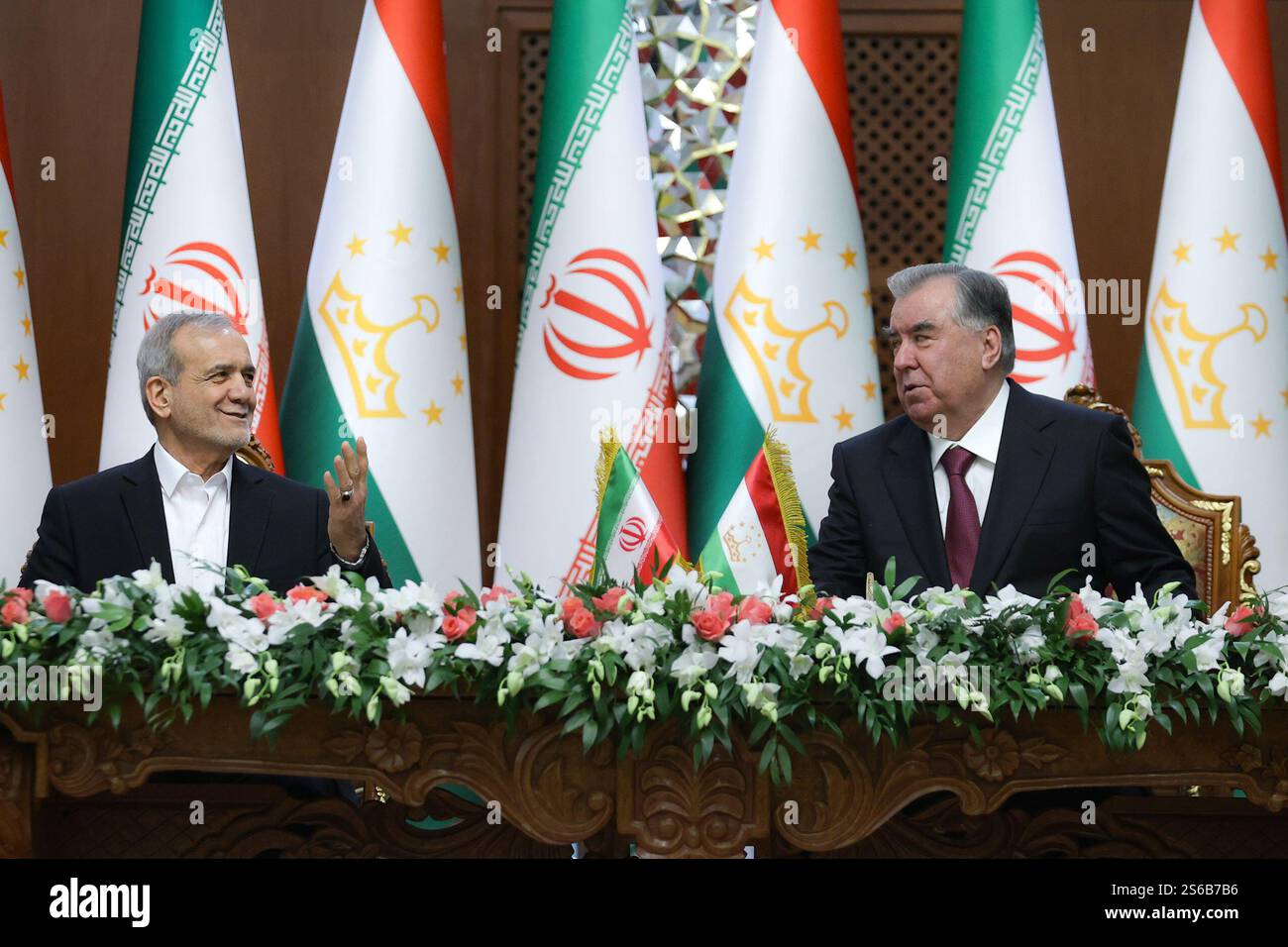 Dushanbe, Tajikistan. 17th Jan, 2025. Tajik President EMOMALI RAHMON (R) and Iran's President ...