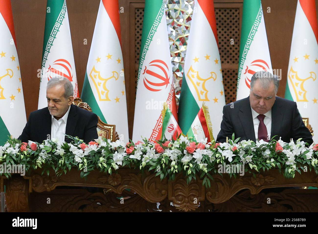 Dushanbe, Tajikistan. 17th Jan, 2025. Tajik President EMOMALI RAHMON (R ...