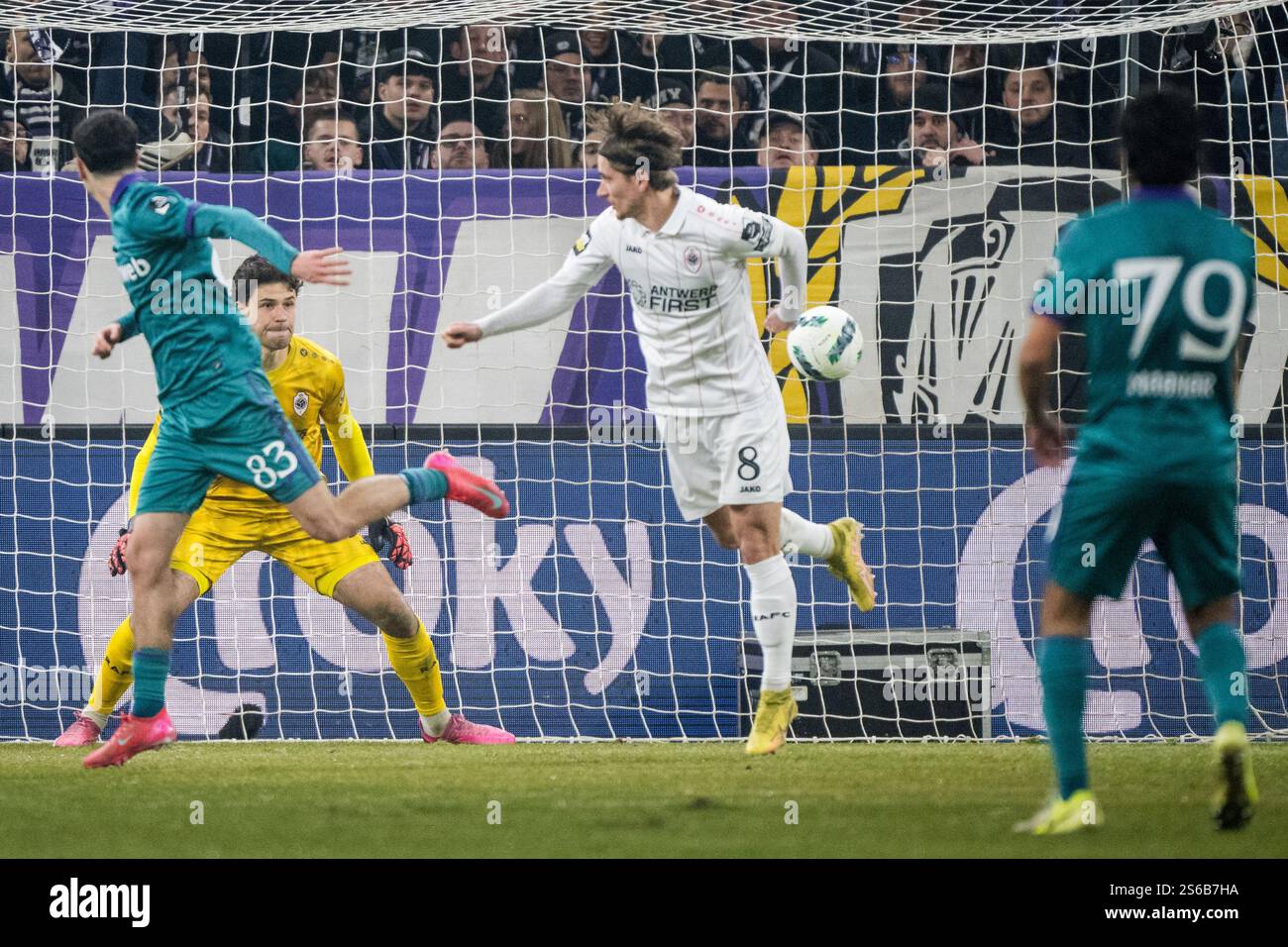 Brussels, Belgium. 16th Jan, 2025. Anderlecht's Tristan Degreef, Antwerp's goalkeeper Senne ...