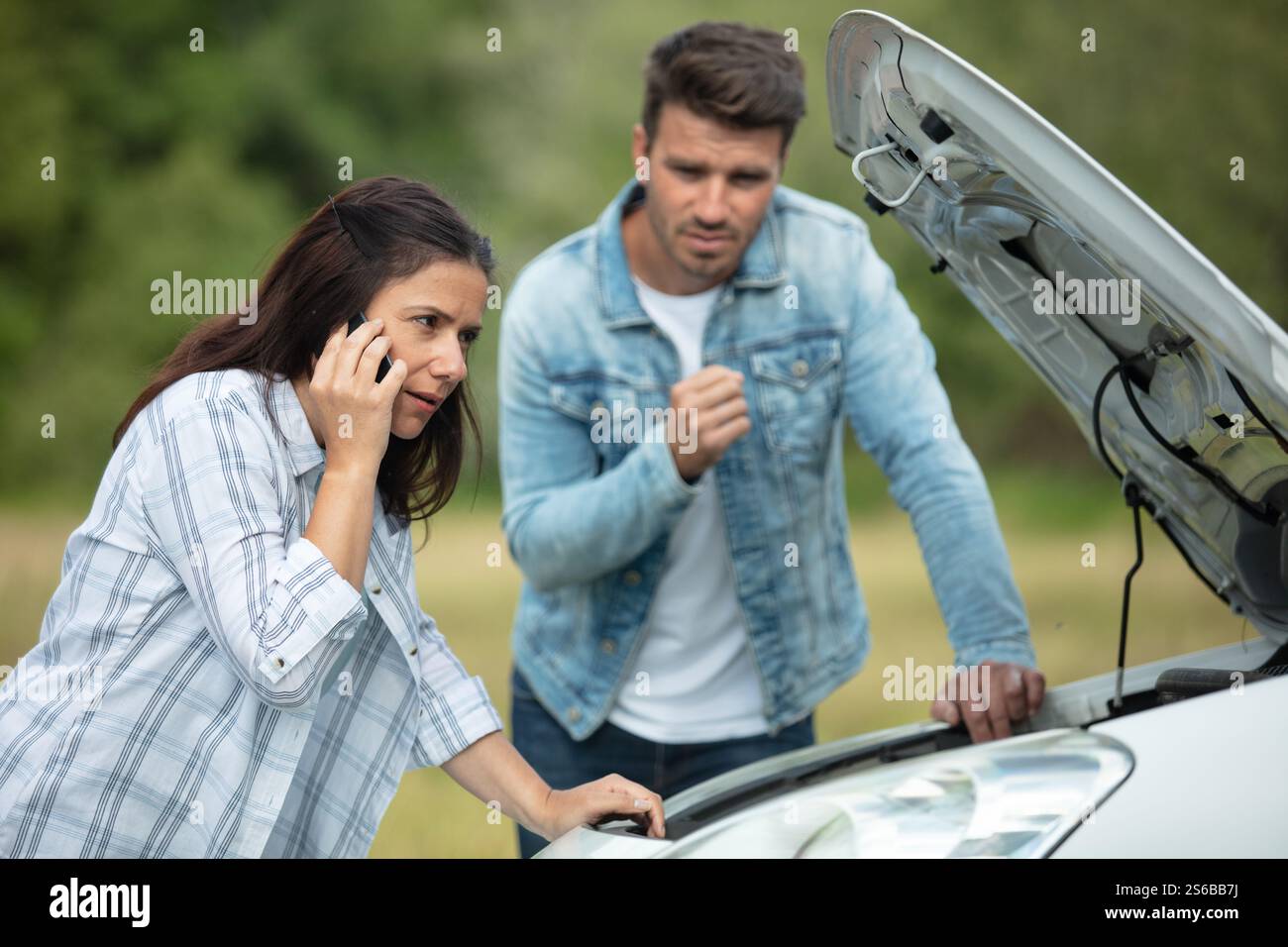 driver making phone call after traffic accident Stock Photo - Alamy
