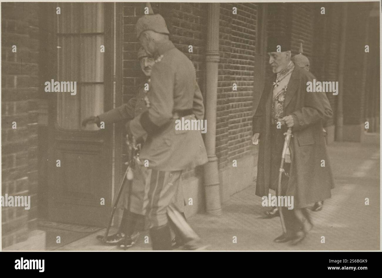 General Ludendorff and Ahmet Tevfik Pasha Stock Photo - Alamy