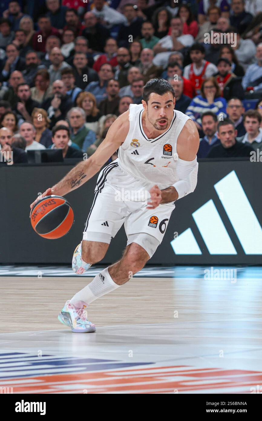 Madrid, Spain. 16th Jan, 2025. 16th January 2025; Movistar Arena; Madrid, Spain; Turkish ...