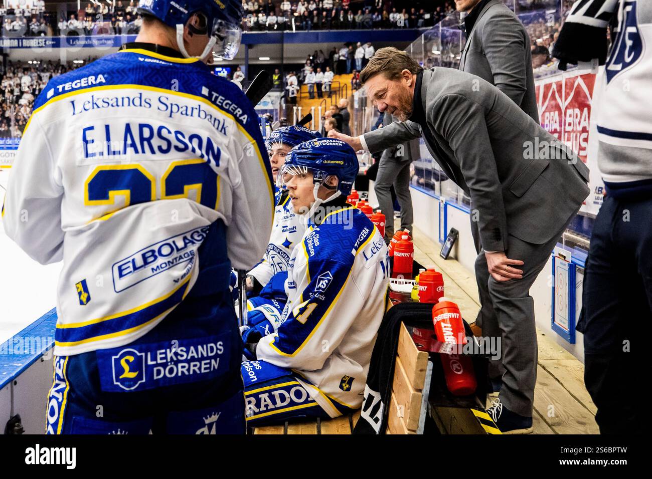 Leksand, Sverige. 16th Jan, 2025. 250116 Leksands tränare Charles Berglund under ishockeymatchen ...