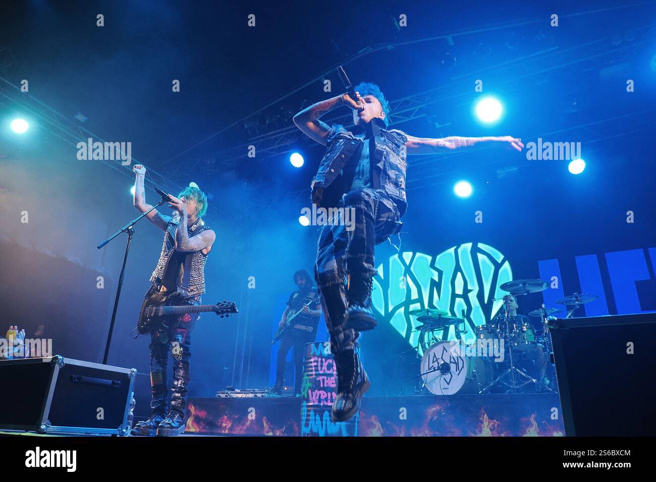 Italian punk-rock band La Sad in concert at Estragon Club, Bologna ...