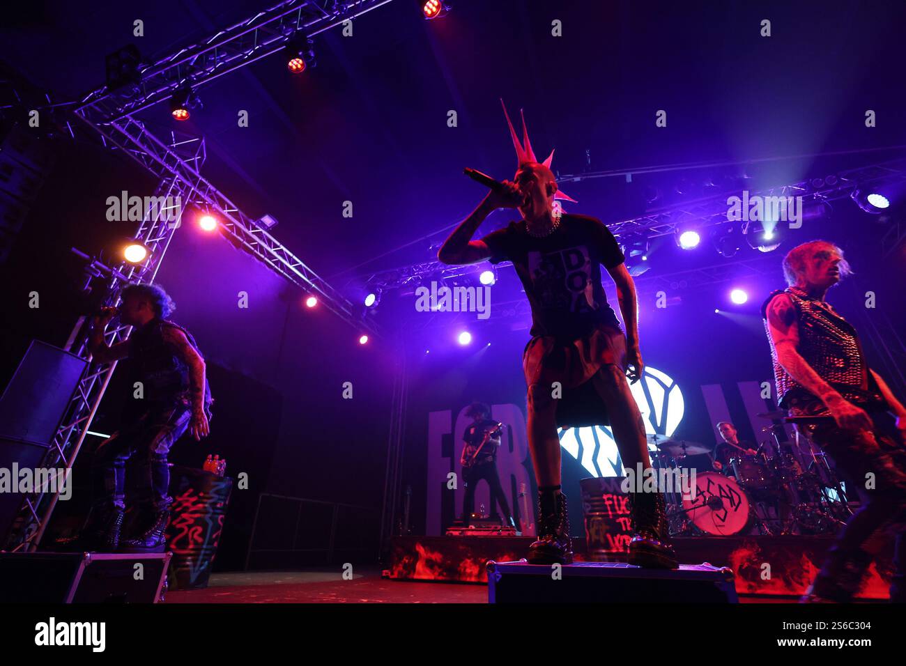Italian punk-rock band La Sad in concert at Estragon Club, Bologna ...