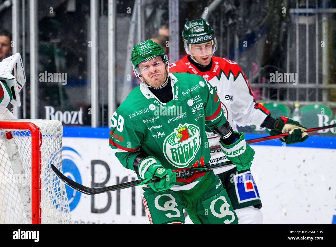 250116 Rögles Filip Johansson deppar under ishockeymatchen i SHL mellan ...