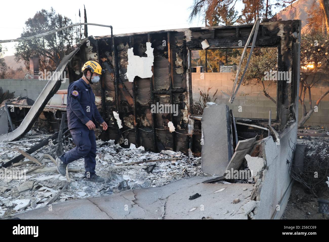 Altadena, Ca, USA. 15th Jan, 2025. Members of Urban Search and Rescue ...
