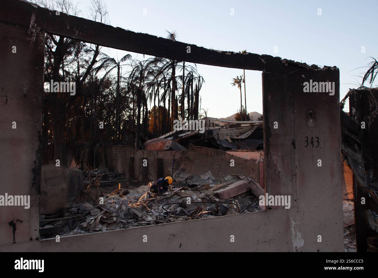 Altadena, Ca, USA. 15th Jan, 2025. Members of Urban Search and Rescue ...
