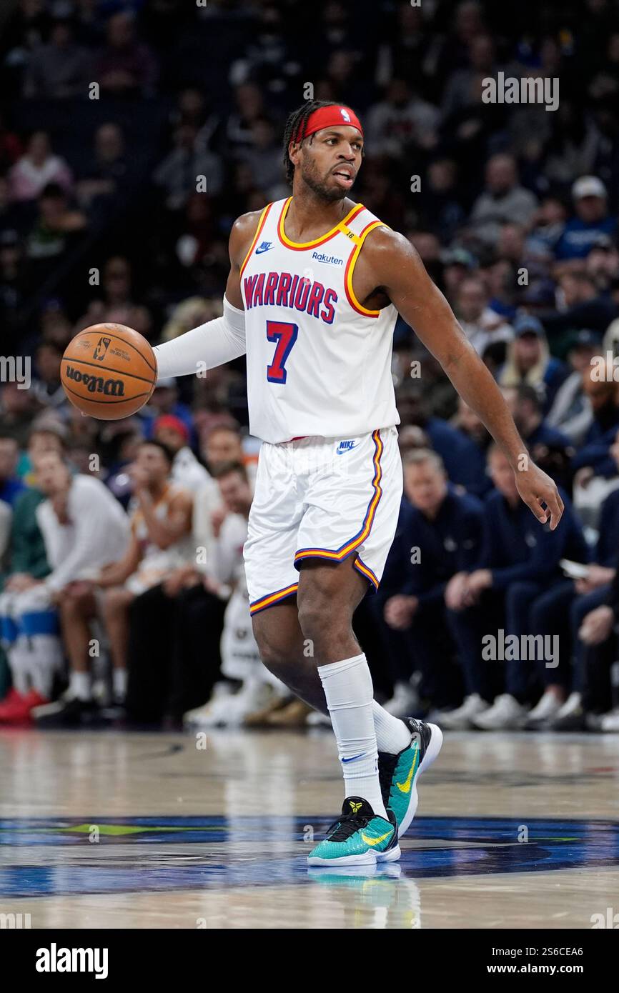 Golden State Warriors guard Buddy Hield (7) dribbles down the court ...