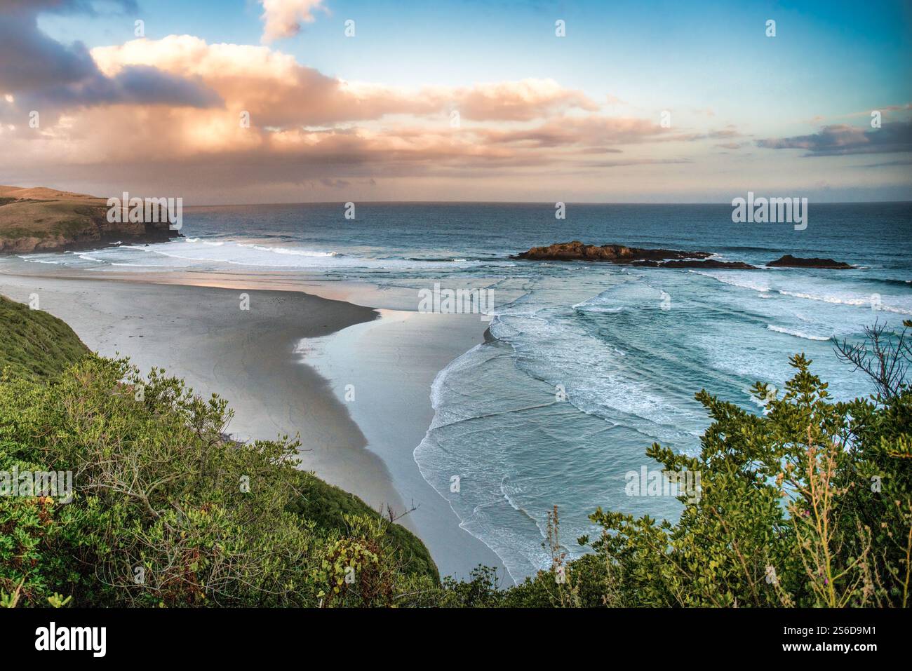 Tunnel Beach located south of St Clair Dunedin , has sea-carved ...