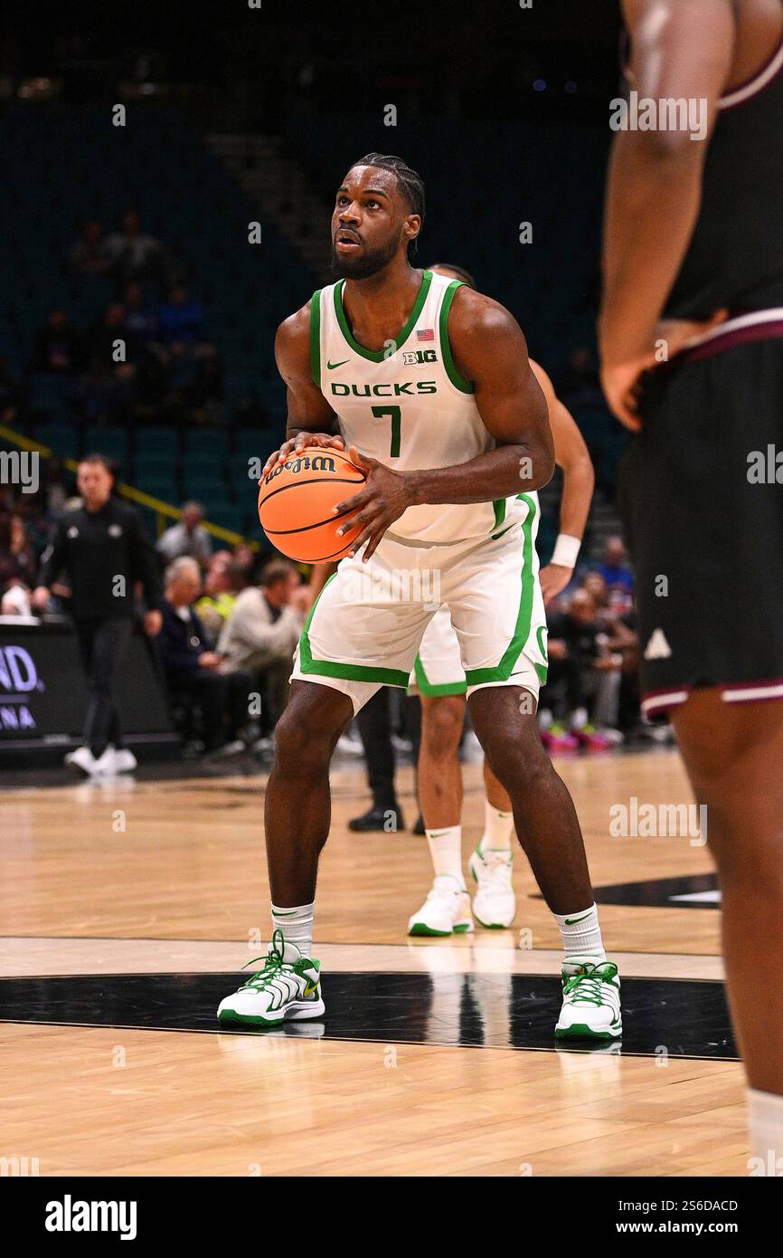 LAS VEGAS, NV - NOVEMBER 26: Oregon Ducks forward Supreme Cook (7 ...