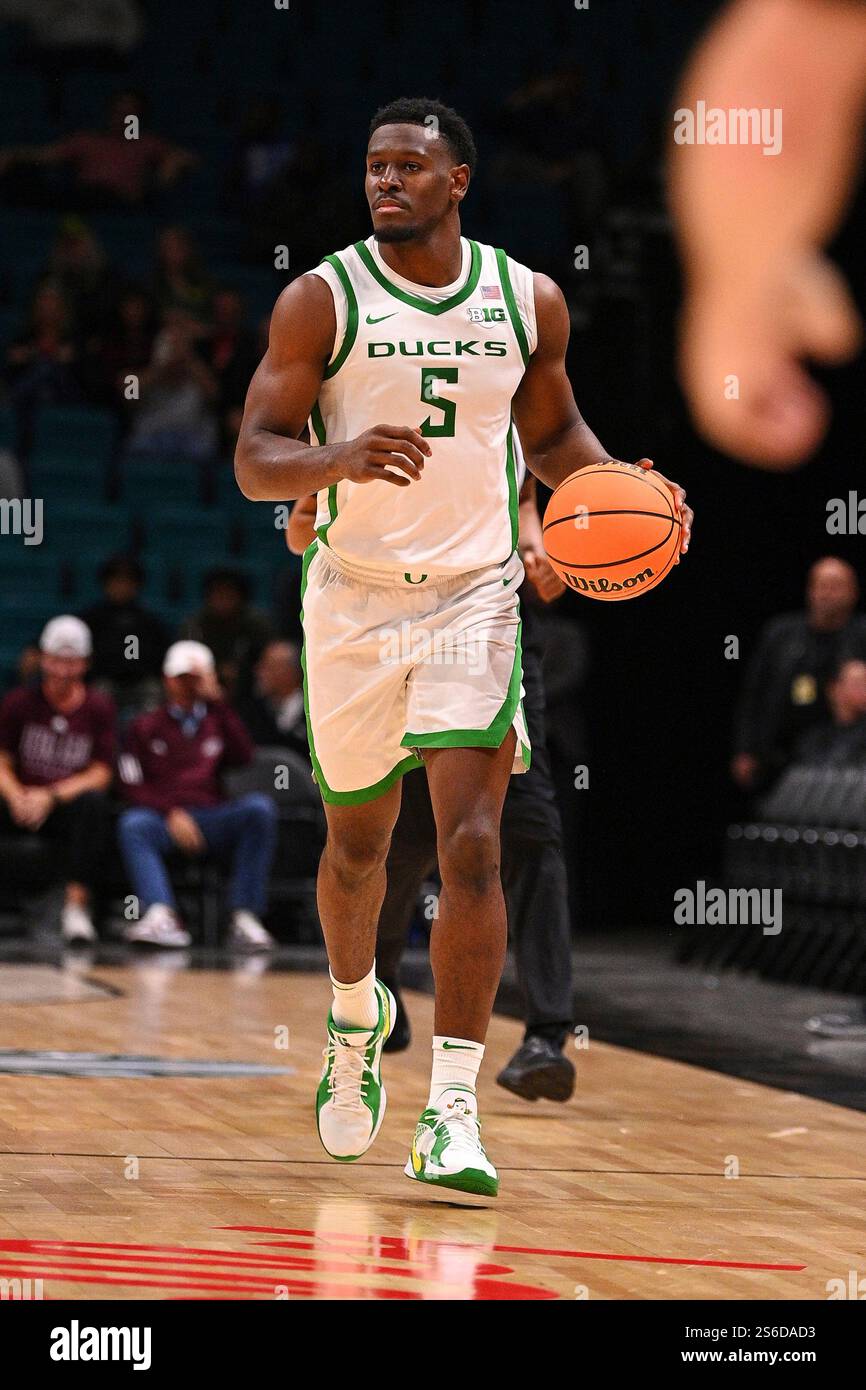 LAS VEGAS, NV - NOVEMBER 26: Oregon Ducks guard TJ Bamba (5) dribbles ...