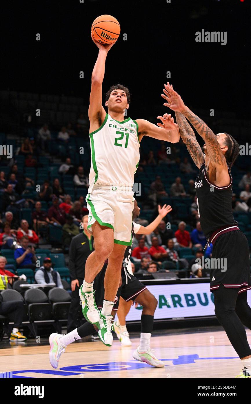 LAS VEGAS, NV - NOVEMBER 26: Oregon Ducks forward Brandon Angel (21 ...