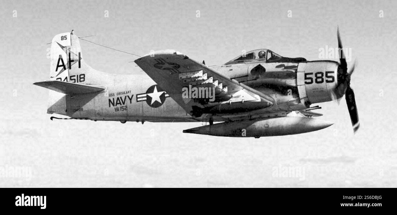Fully armed Douglas A-1H Skyraider of VA-152 in flight, in 1965 Stock ...