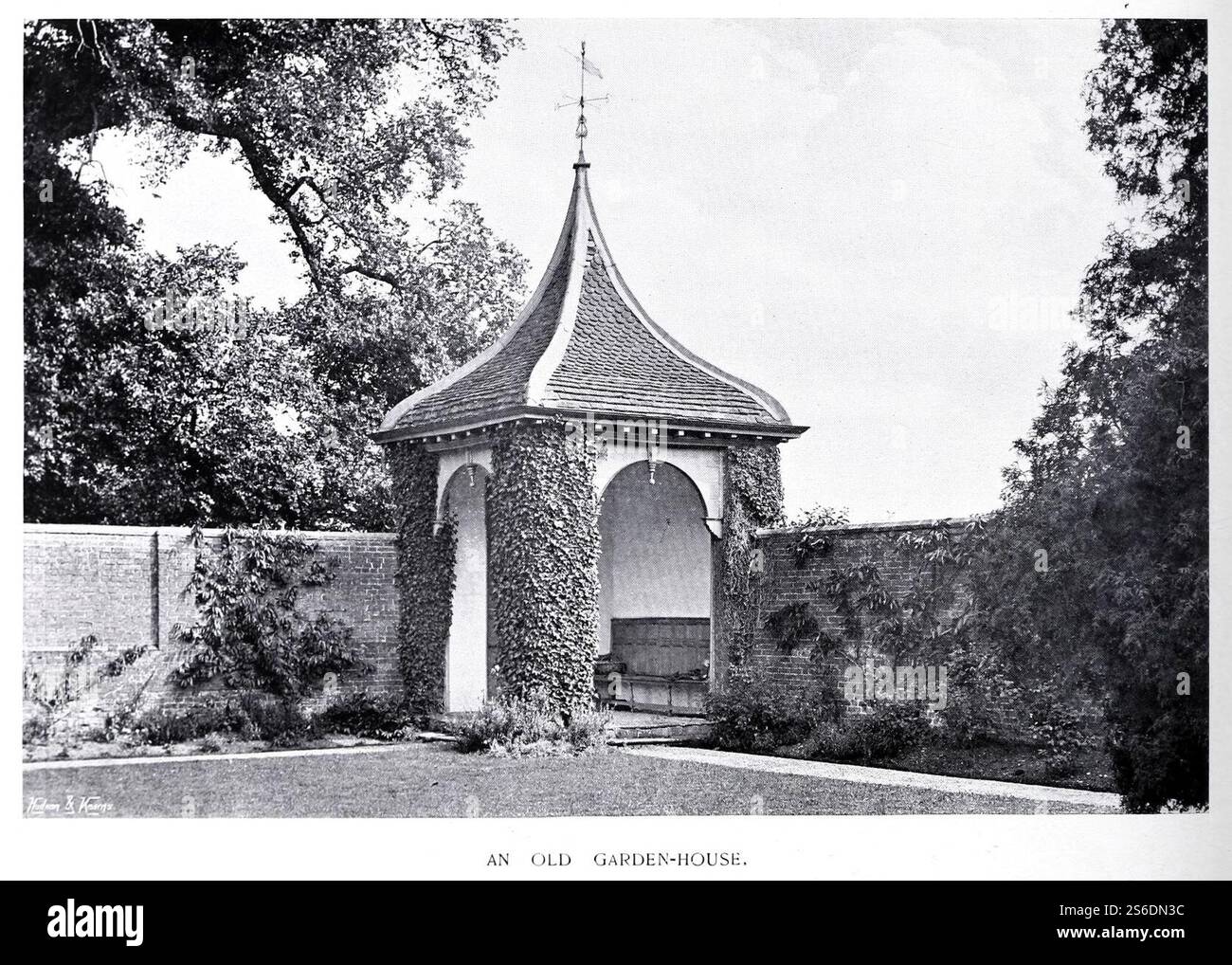 Gardens Old and New Mere Hall Garden House 0200 Stock Photo - Alamy