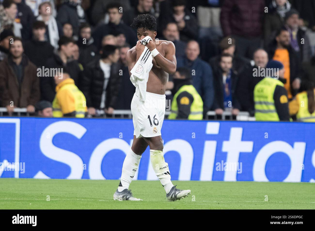 MADRID, SPAIN - January 17: Endrick of Real Madrid celebrates a goal ...