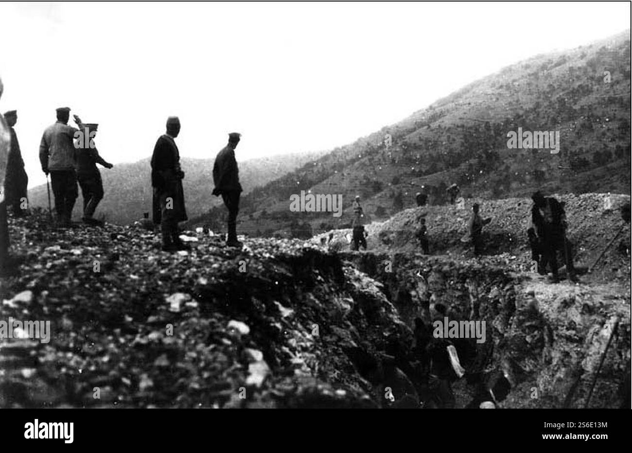 Gen. N. Zhekov examines the trench of the newly built gostov-Kichevo ...
