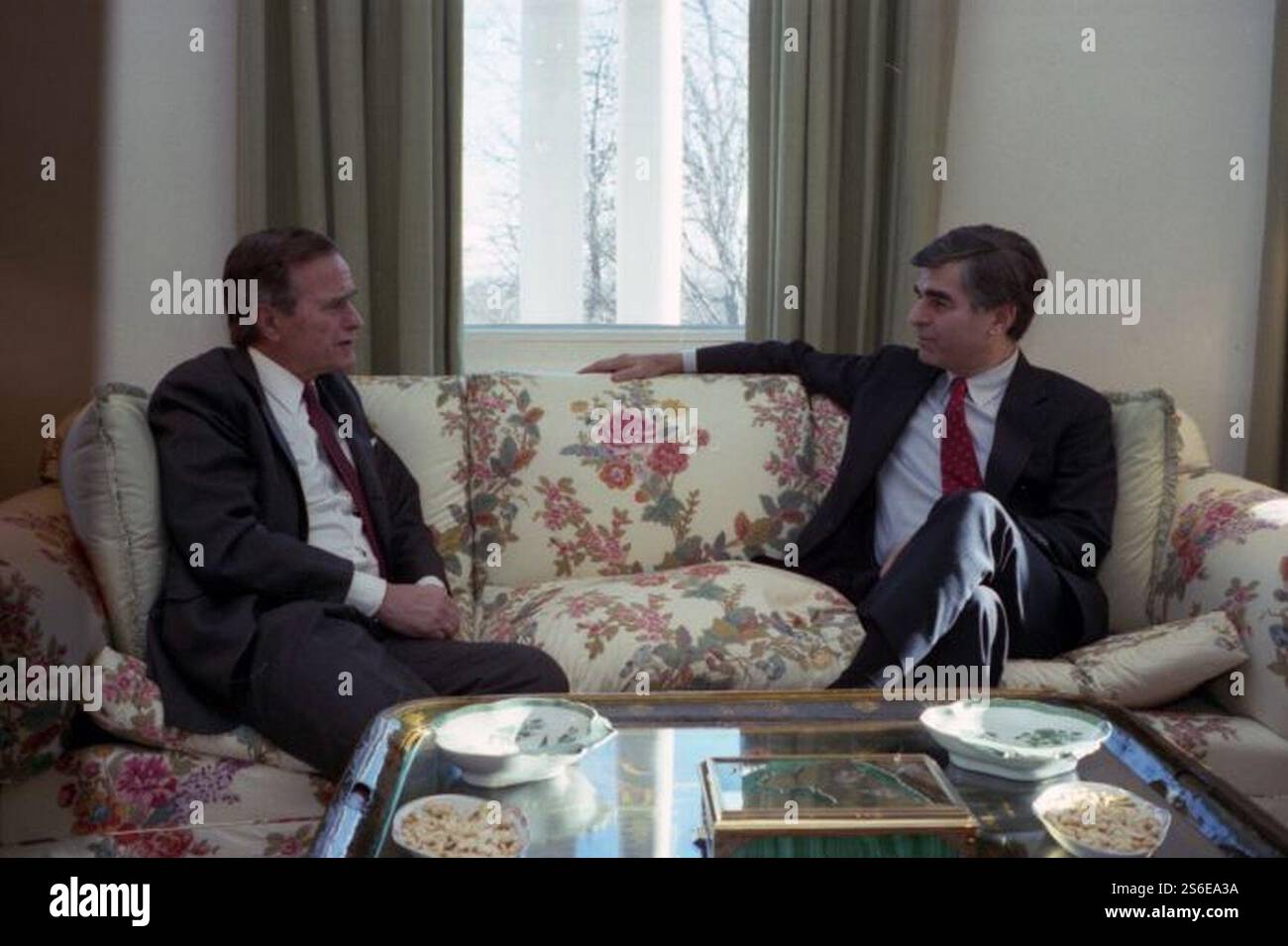 Michael dukakis and bush hi-res stock photography and images - Alamy