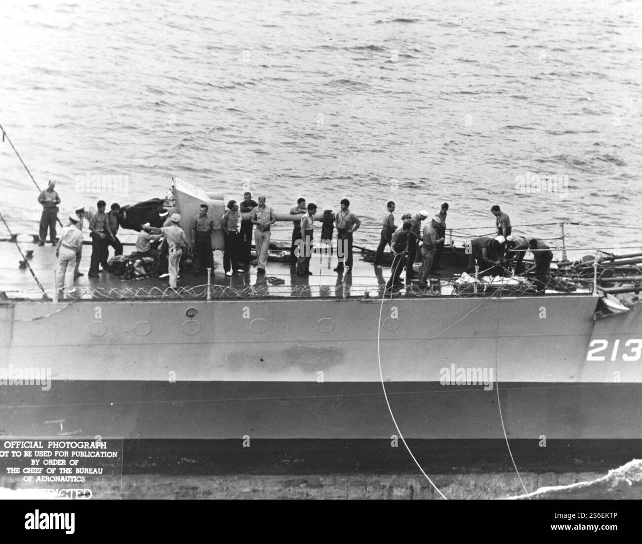 German prisoners of U-185 aboard USS Barker (DD-213), 24 August 1943 ...