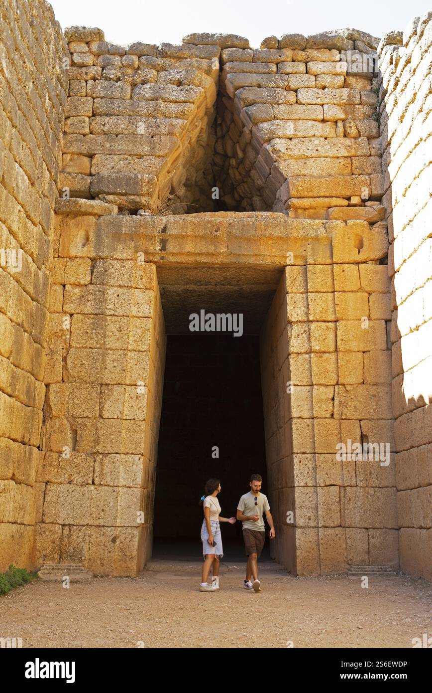 Entrance to the Tomb of Tholos, Tomb of Aigisthos, Late Helladic period ...