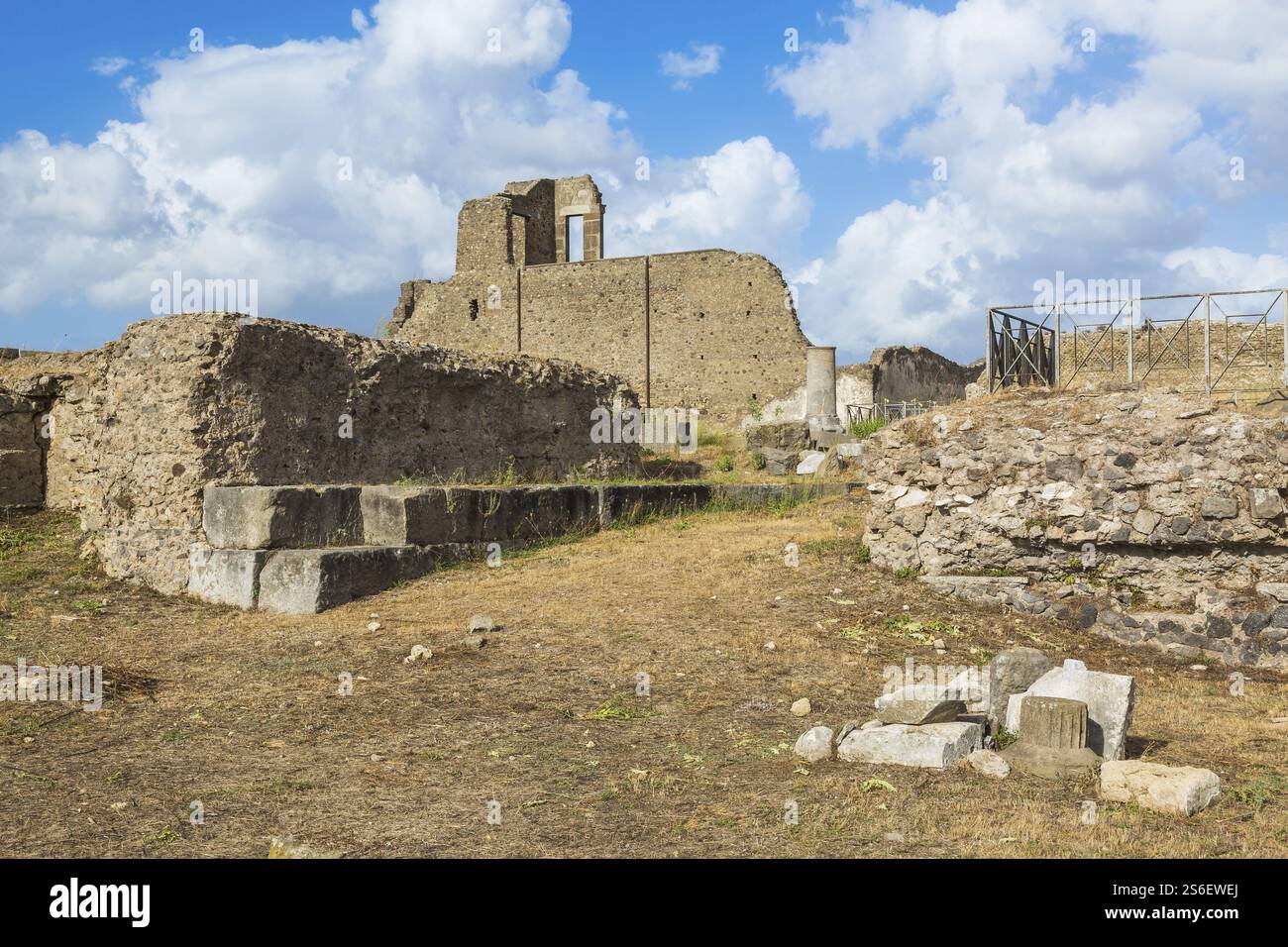 Archaeological excavations broken ancient hi-res stock photography and ...