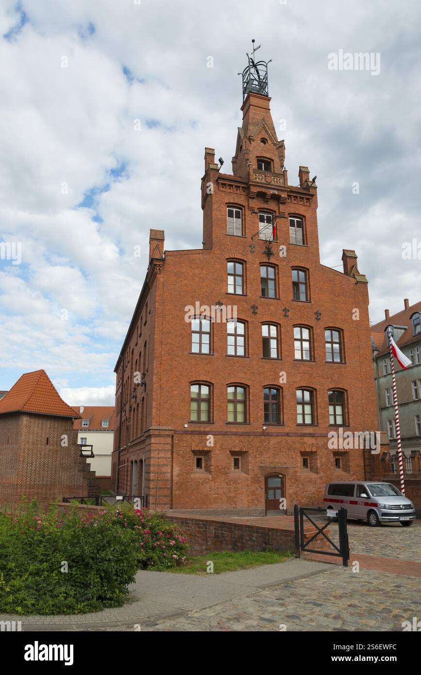 Fire station building hi-res stock photography and images - Alamy