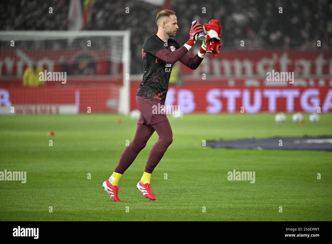 Goalkeeper Peter Gulacsi RasenBallsport Leipzig RBL (01) clapping his ...