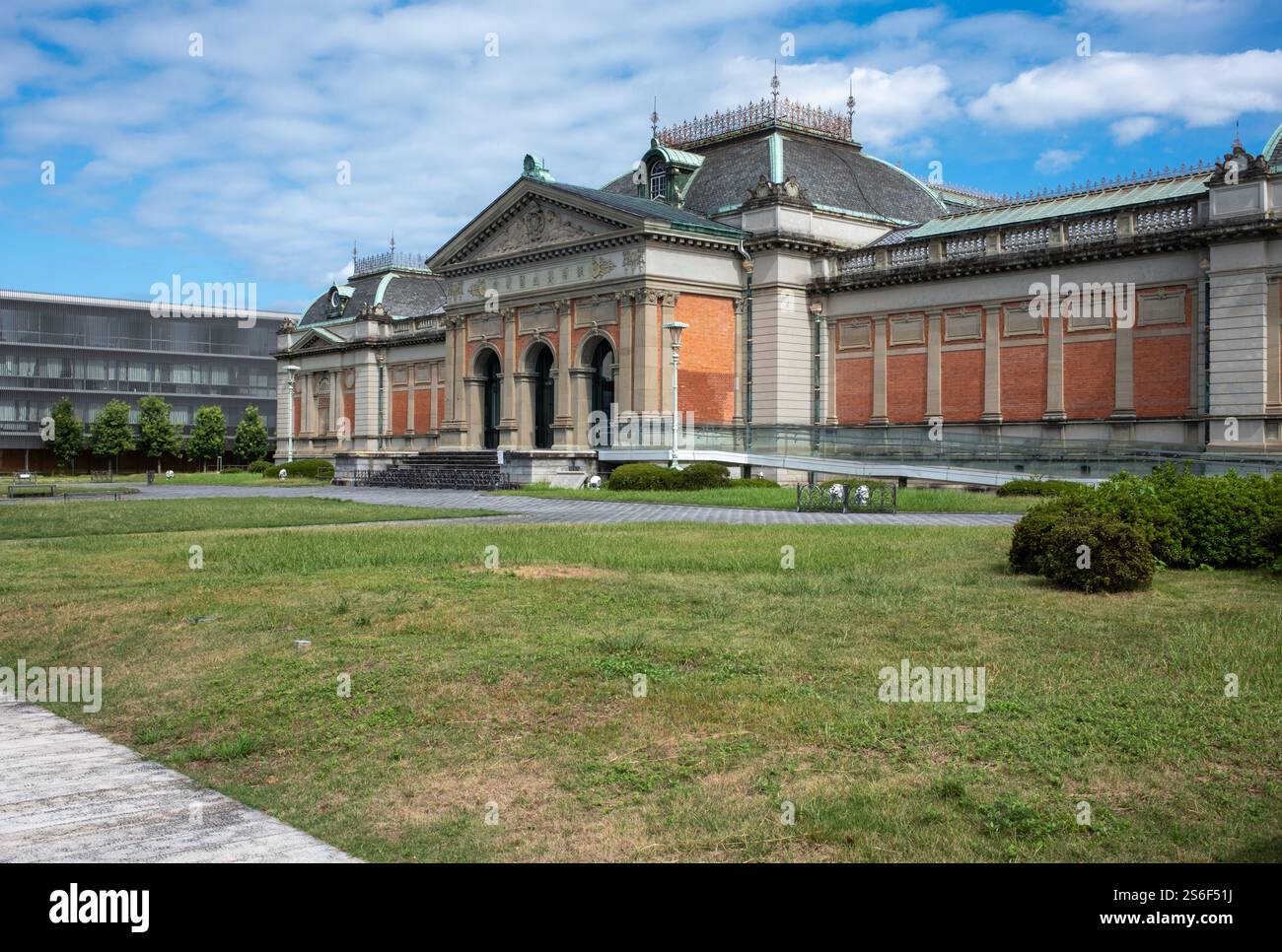 Visitor center main building hi-res stock photography and images - Alamy