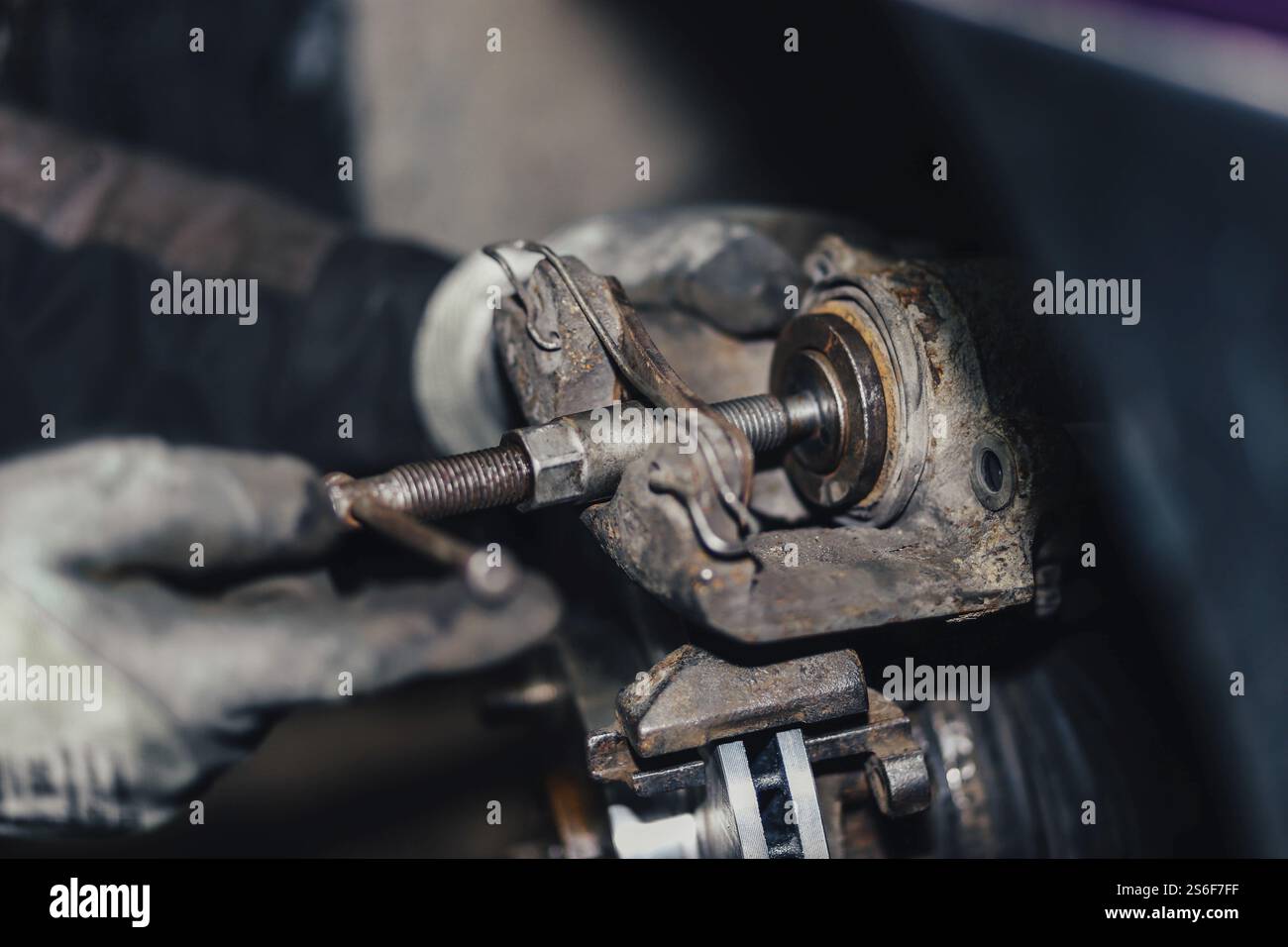 Repair repairing repairs hi-res stock photography and images - Alamy