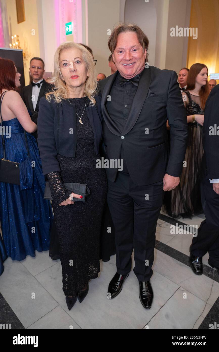 Vienna, Austria. 16th Jan, 2025. Zuckerbäckerball at Wiener Hofburg in ...