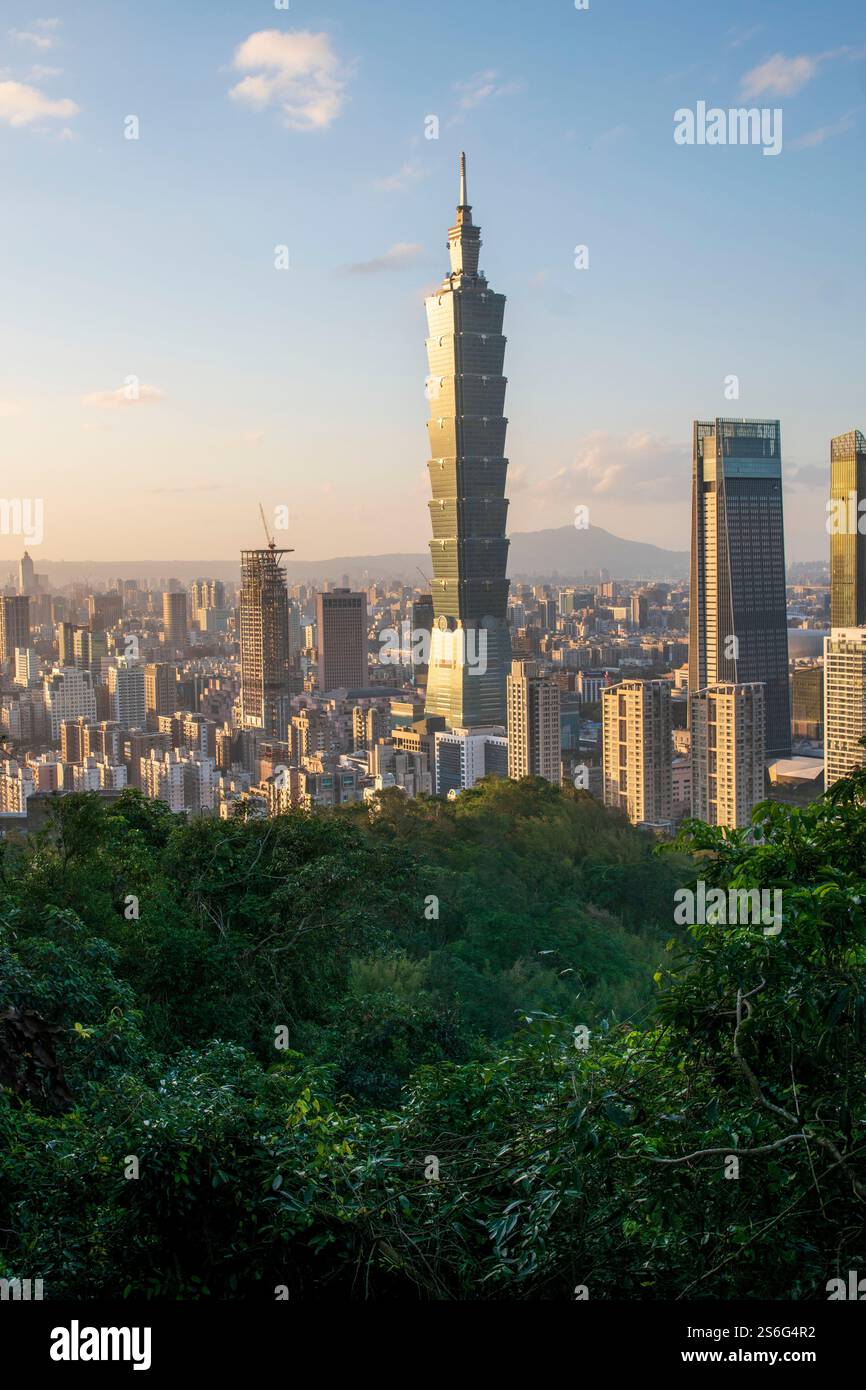 Taipei 101 is one of the many buildings that are perfectly visible in ...