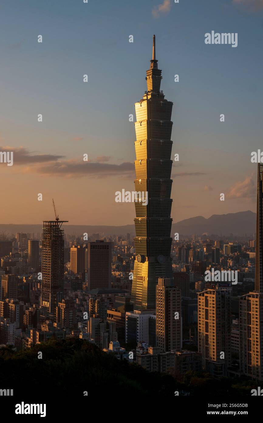 Taipei 101 is one of the many buildings that are perfectly visible in ...