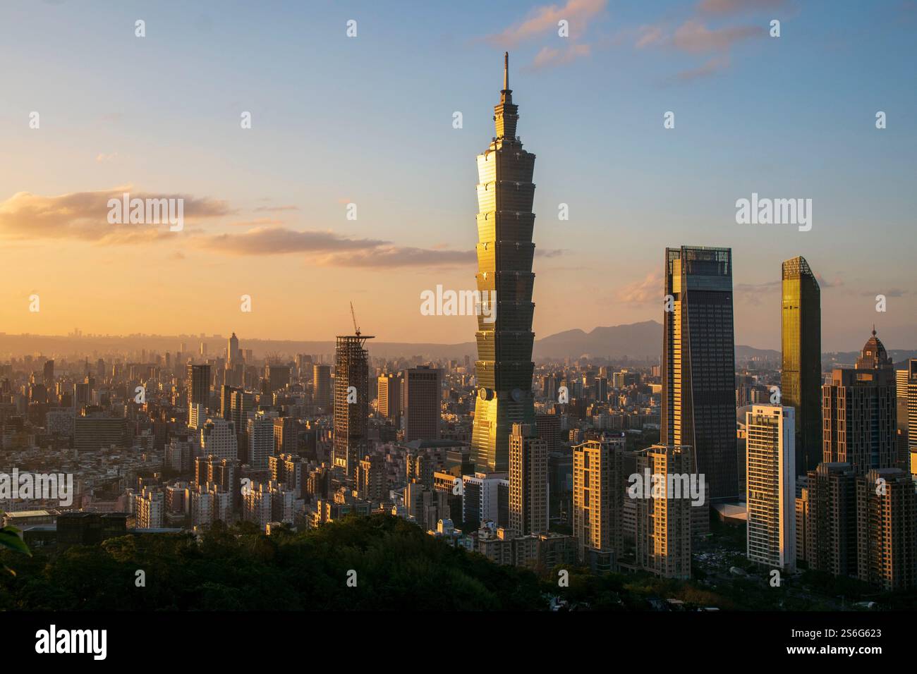 Taipei 101 is one of the many buildings that are perfectly visible in ...
