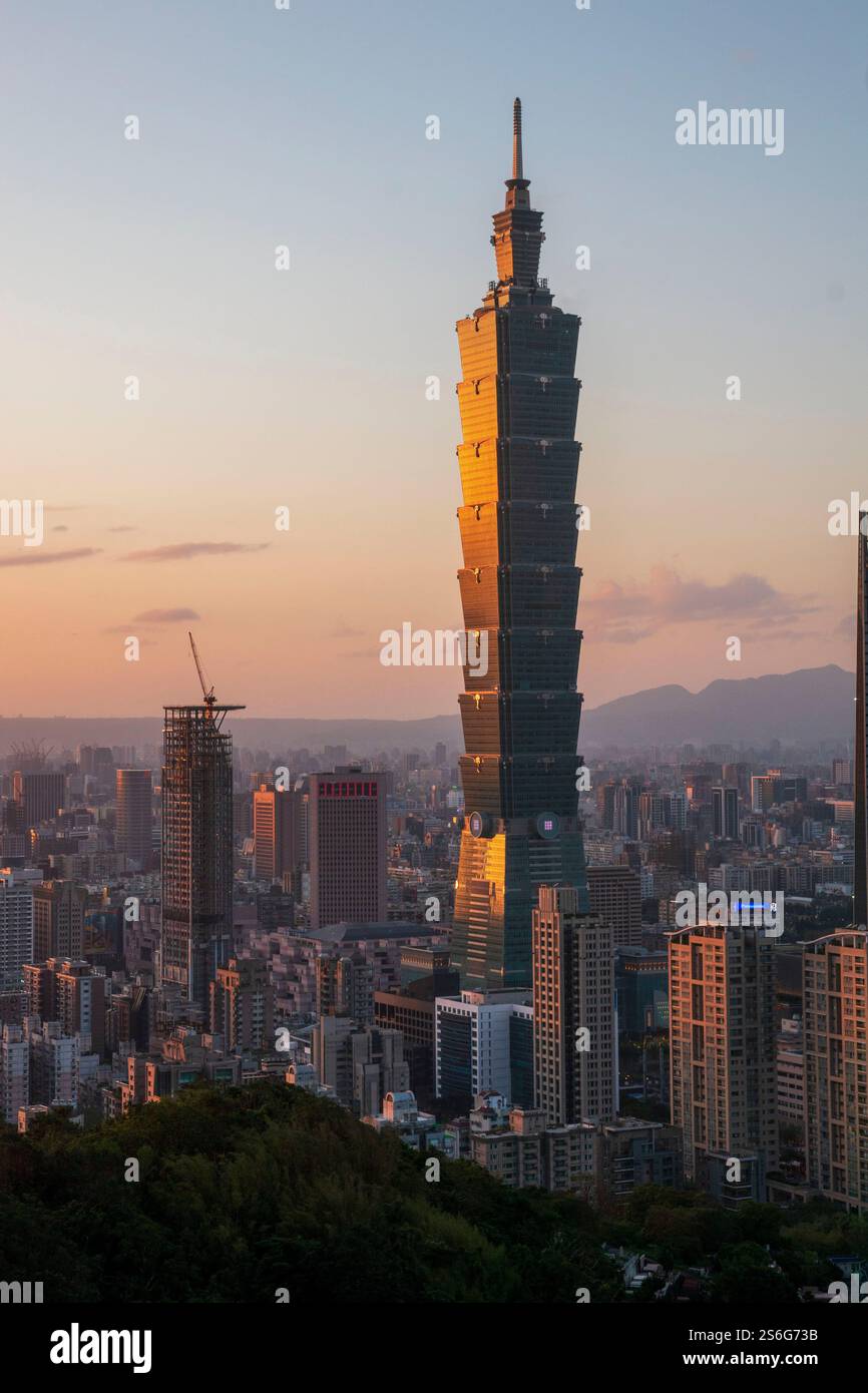 Taipei 101 is one of the many buildings that are perfectly visible in ...