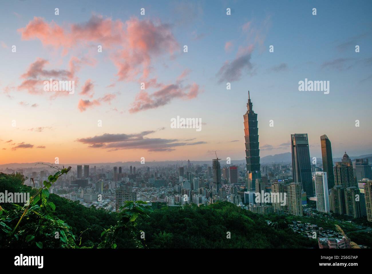 Taipei 101 is one of the many buildings that are perfectly visible in ...
