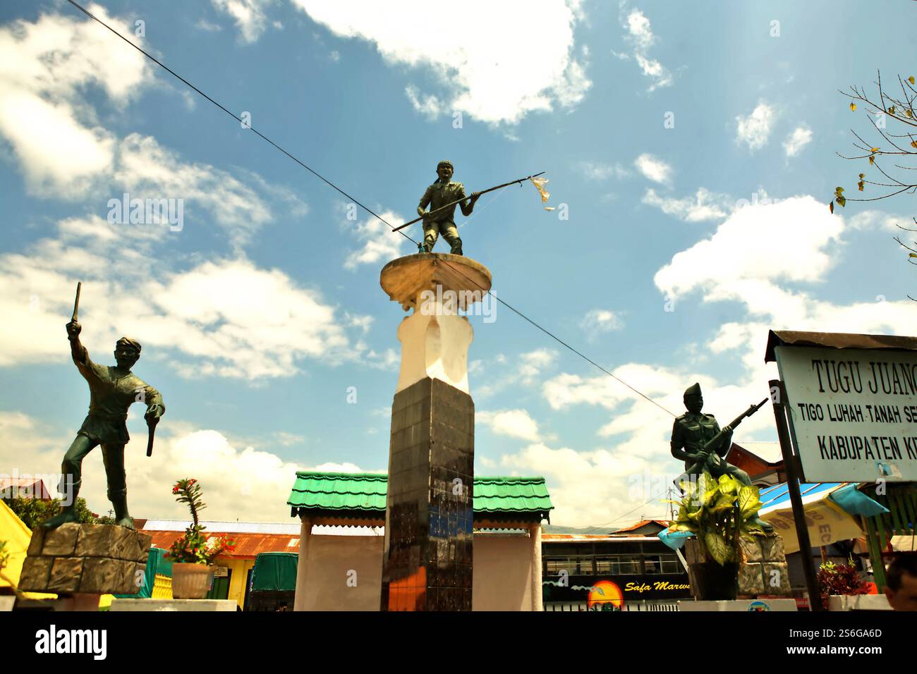 Tugu juang hi-res stock photography and images - Alamy