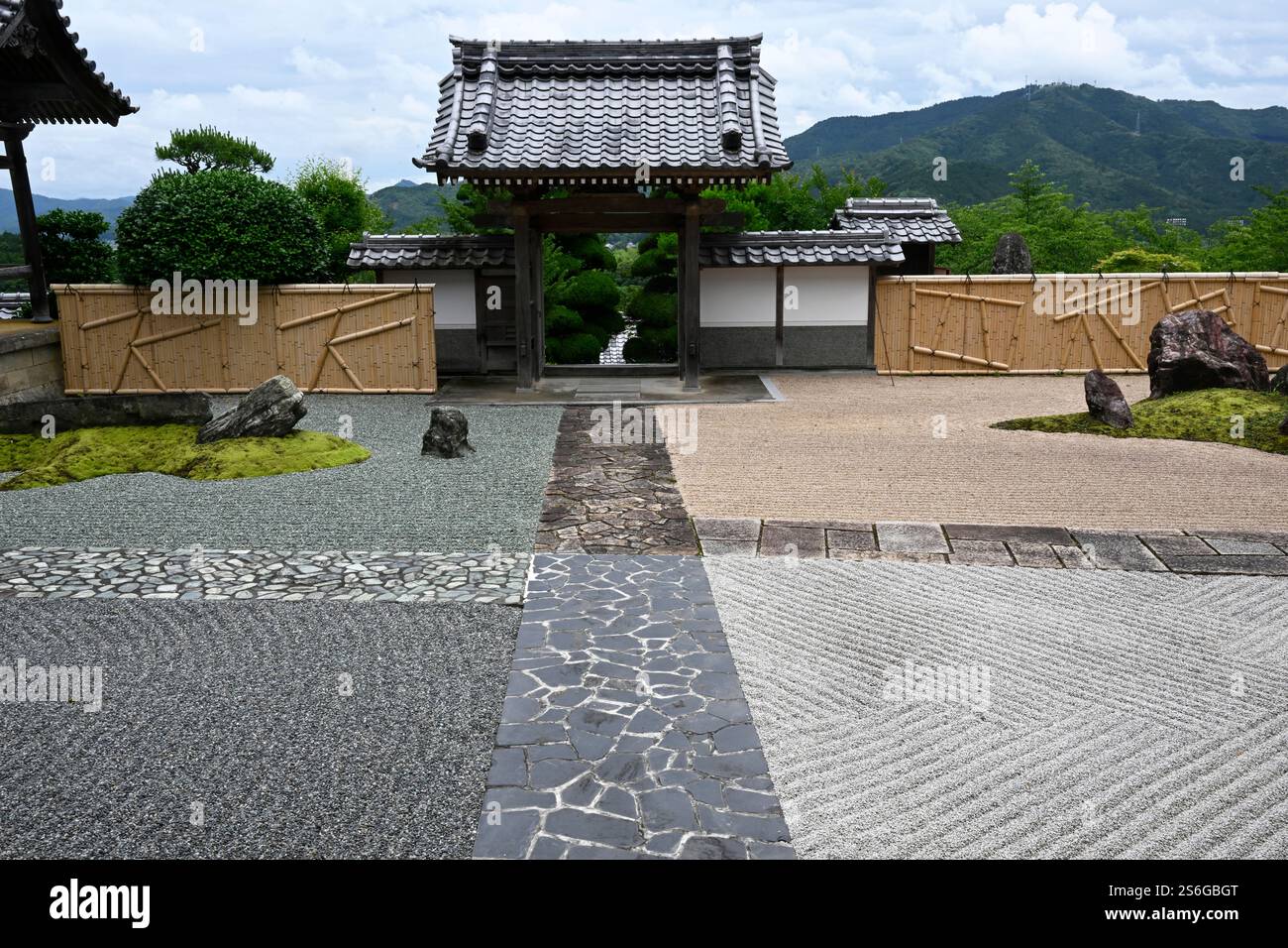 Sekizo-ji, a temple garden in Karesansui style by Shigemori Mirei in ...