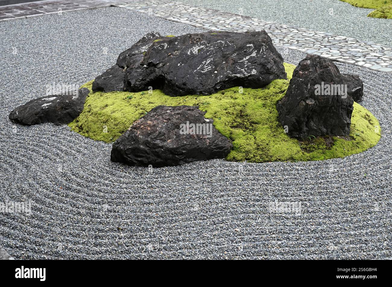 Sekizo-ji, a temple garden in Karesansui style by Shigemori Mirei in ...
