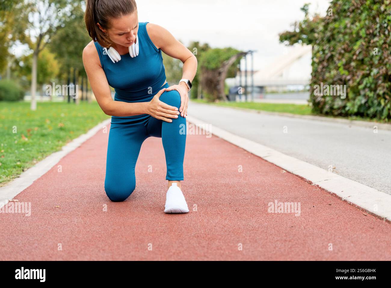 Young woman on street experiencing hi-res stock photography and images ...