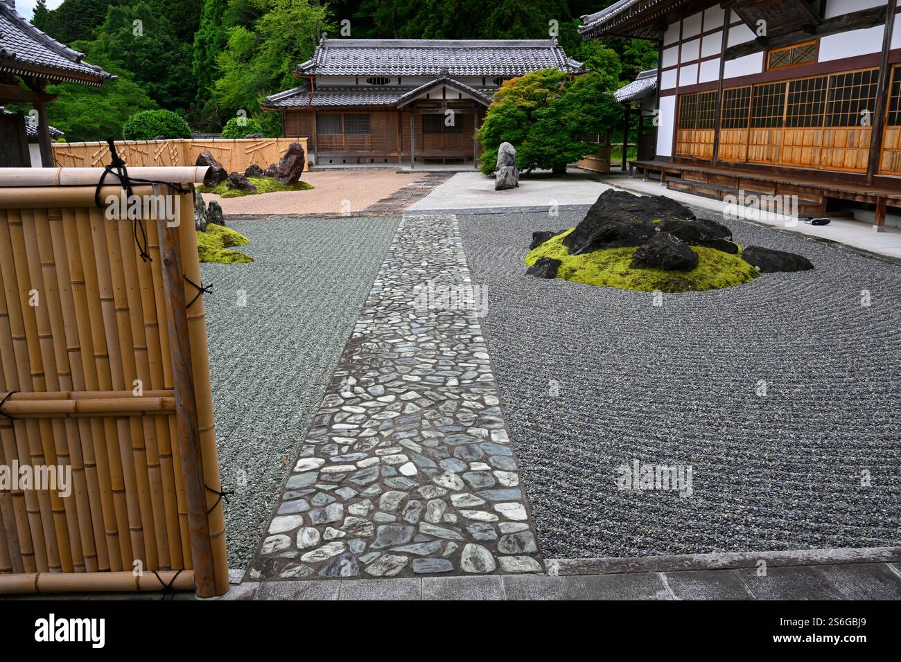 Sekizo-ji, a temple garden in Karesansui style by Shigemori Mirei in ...