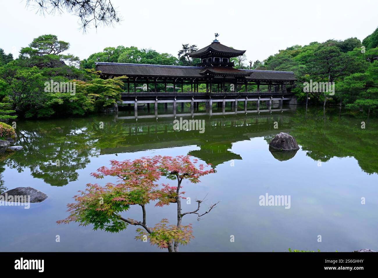 Japanese garden by Ogawa Jihei, at the Heian Jingu Shrine in Kyoto ...