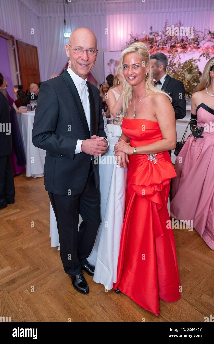 Vienna, Austria. 16th Jan, 2025. Zuckerbäckerball at Wiener Hofburg in ...